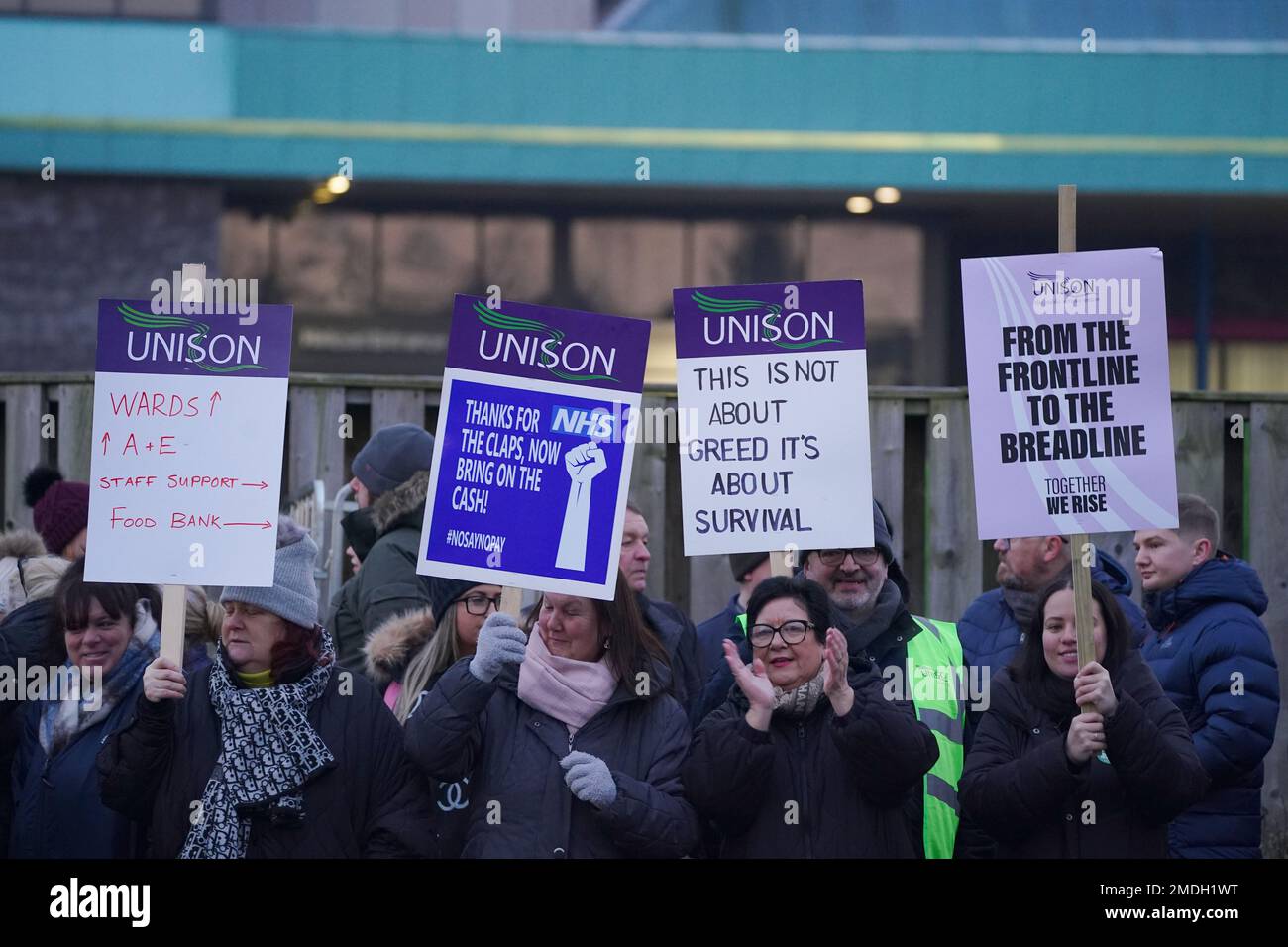 Ambulance workers on the picket line outside Aintree University ...