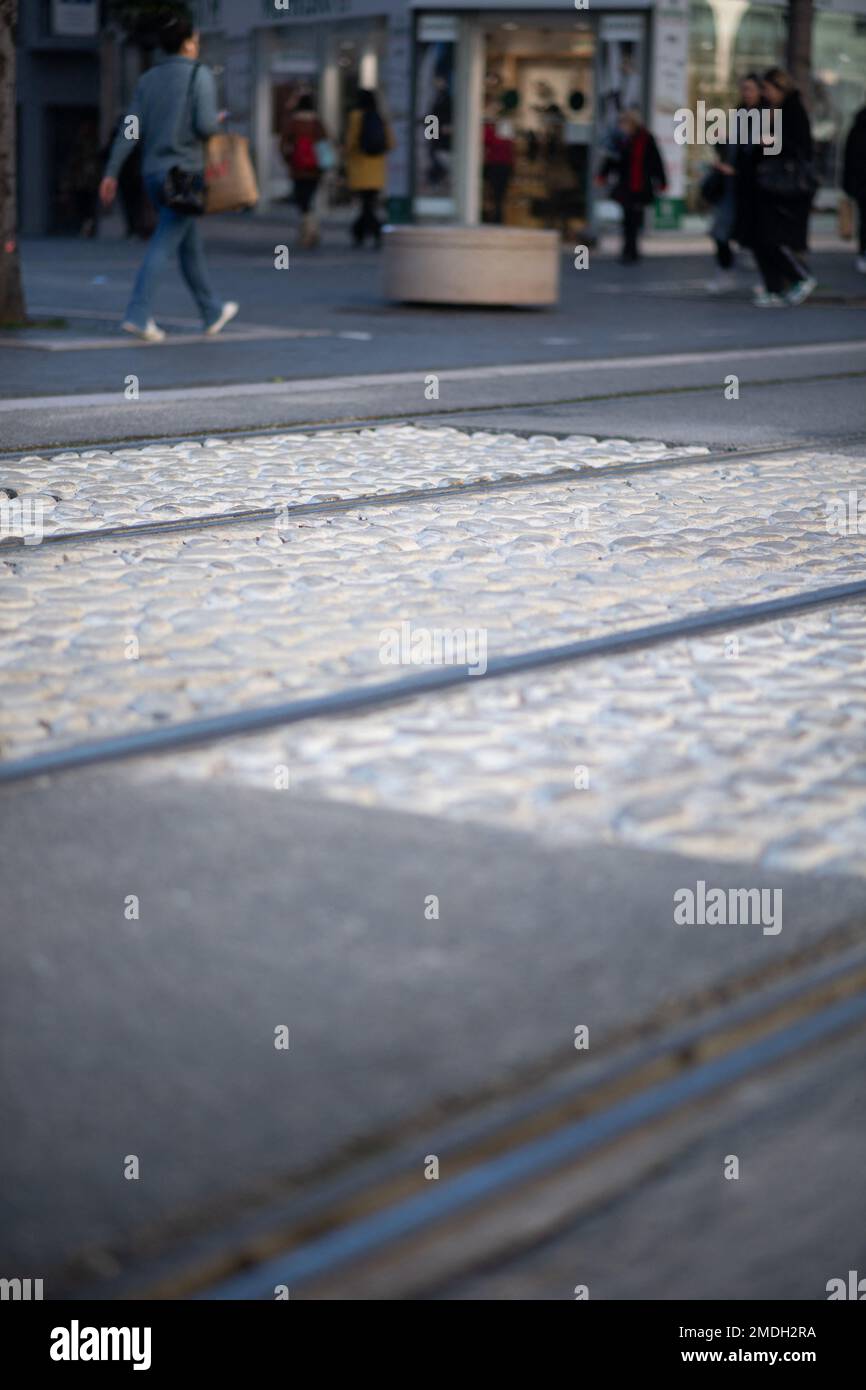 The city of Nice is launching a new pavement to discourage cyclists ...