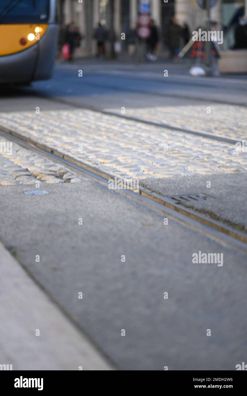 The city of Nice is launching a new pavement to discourage cyclists ...