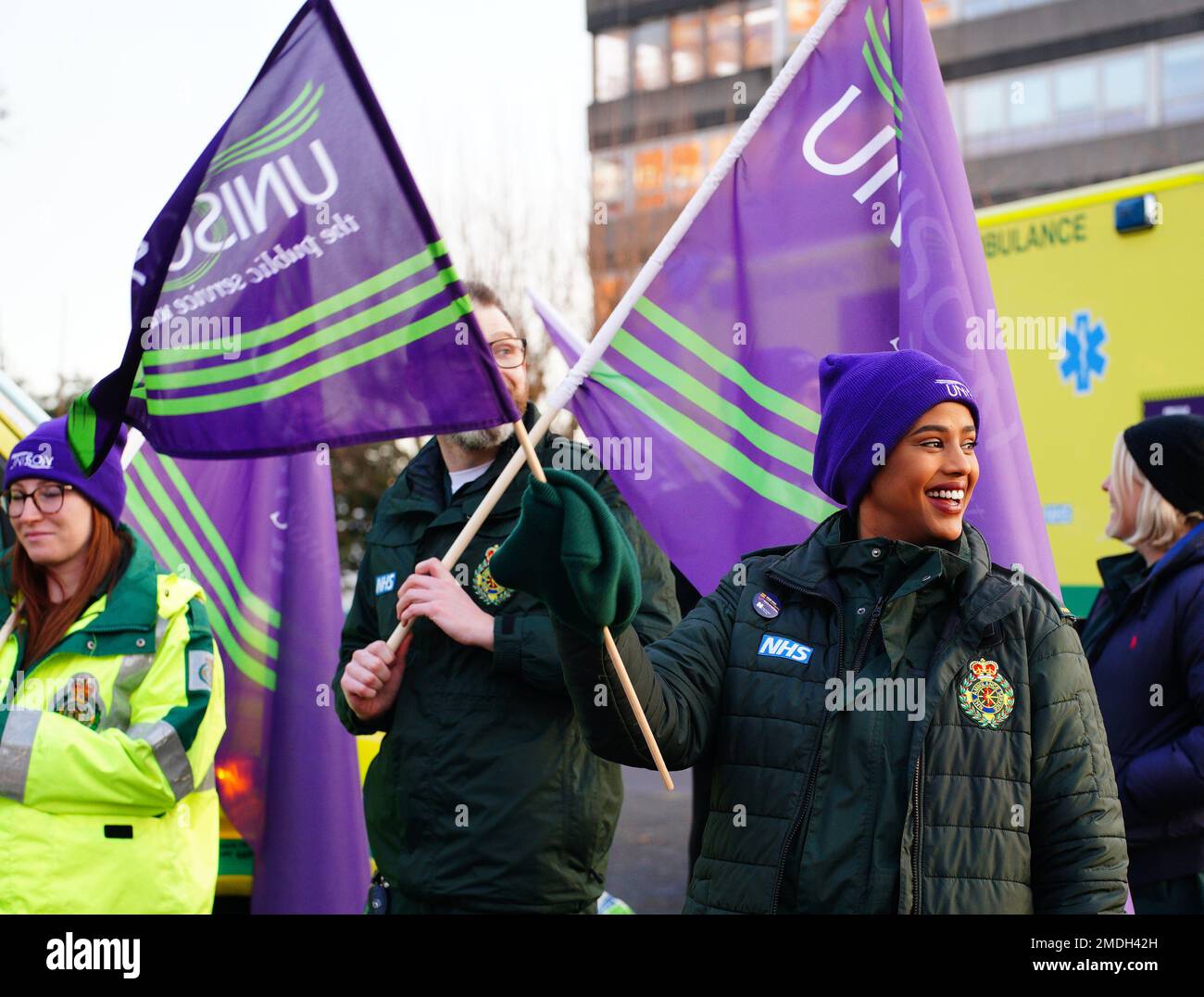Ambulance workers on the picket line outside Croydon Street Ambulance ...
