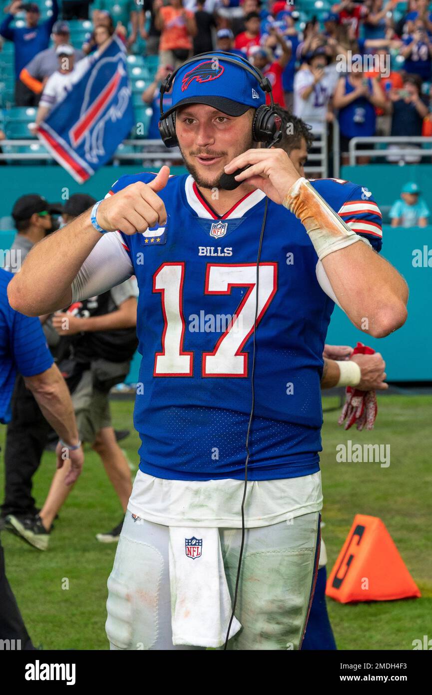 Buffalo Bills quarterback Josh Allen (17) smiles and gives a thumbs up ...