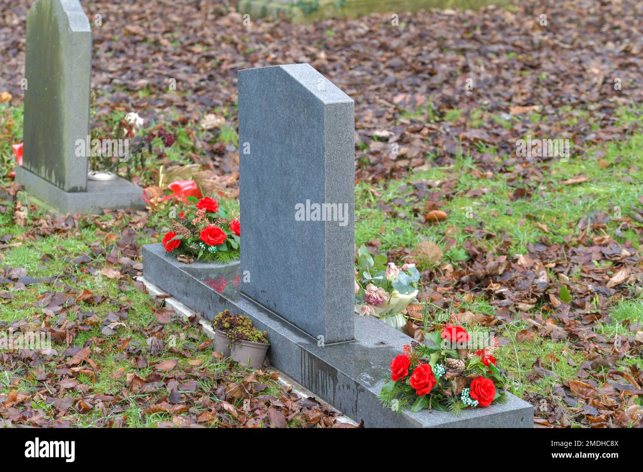 Remembrance Graves, stone, granite gravestones Stock Photo - Alamy