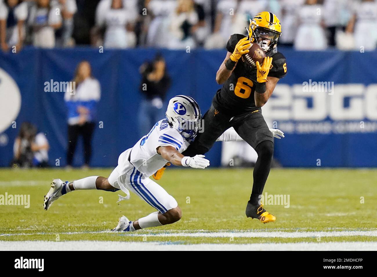 Arizona State wide receiver LV Bunkley-Shelton (6) catches a pass ...