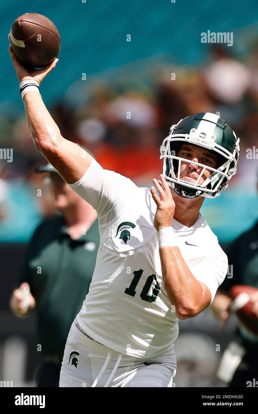 Michigan State quarterback Payton Thorne (10) warms up before an NCAA ...