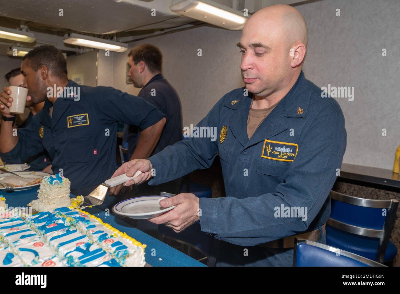 U s navy senior chief master at arms hi-res stock photography and ...