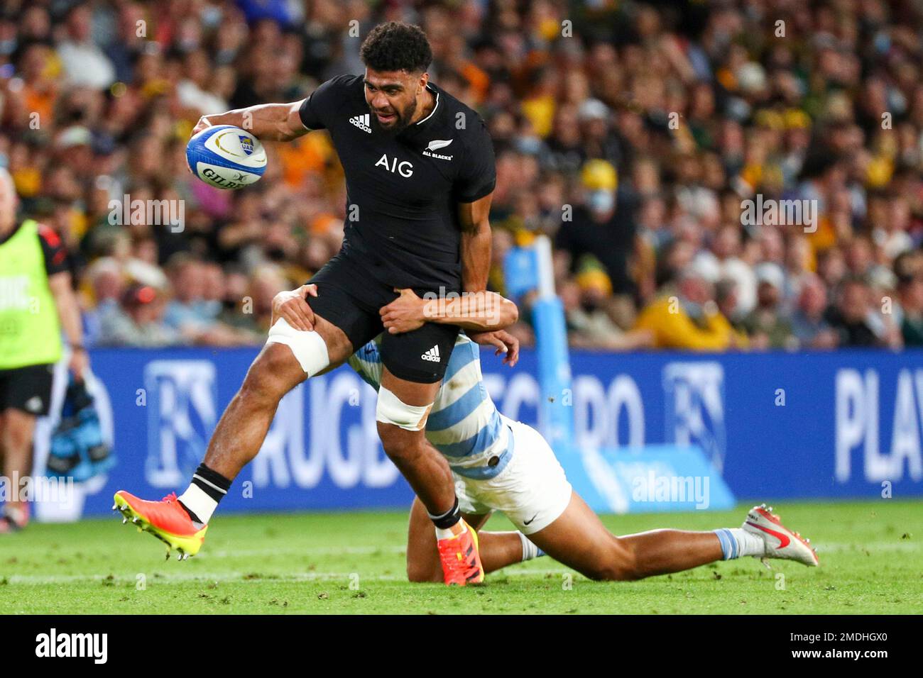 New Zealand's Hoskins Sotutu runs at the defense during the Rugby ...