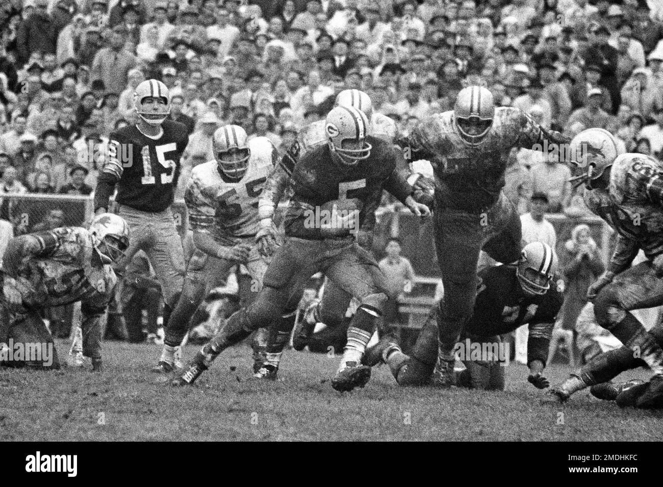 FILE - In this Oct. 7, 1962, file photo, Green Bay Packers halfback ...
