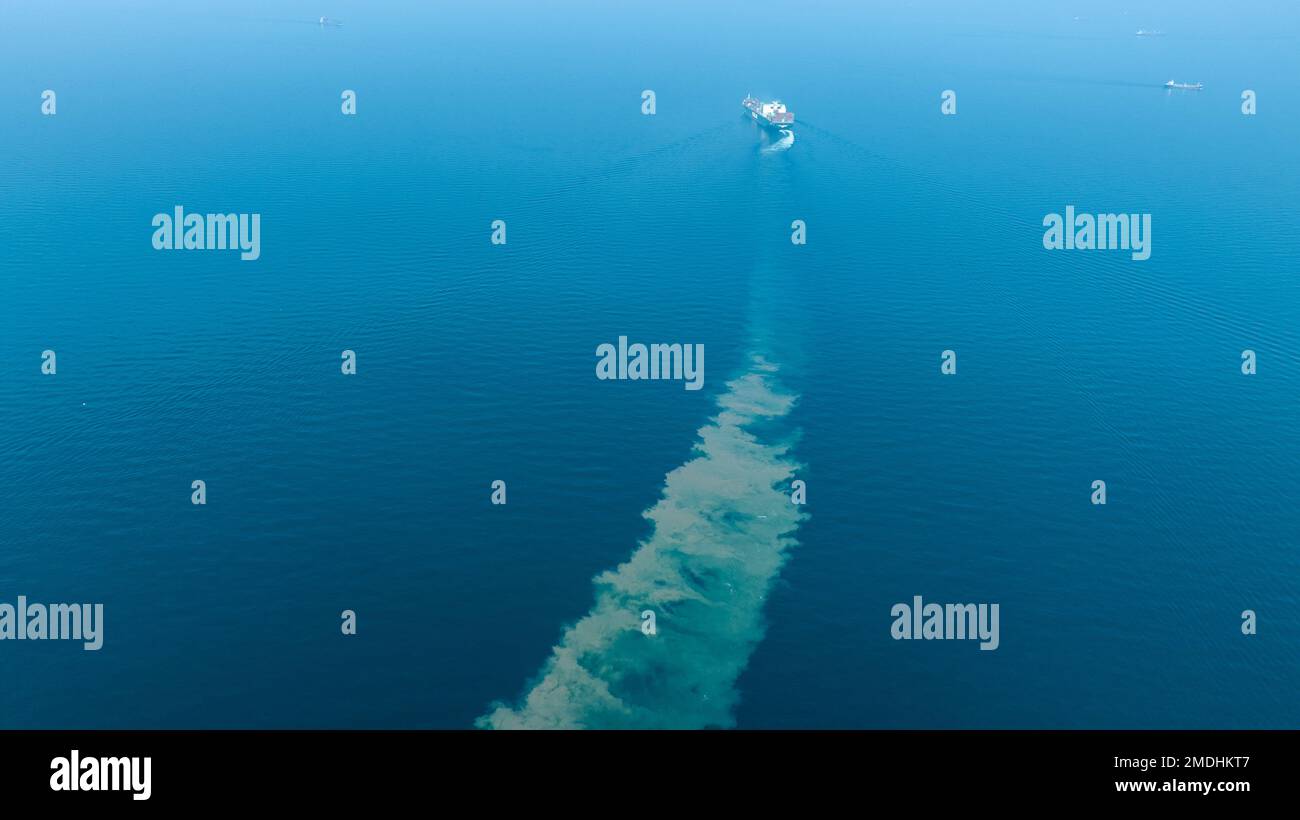 Contrail in the ocean Stern from Cargo container Ship, cargo maritime ...