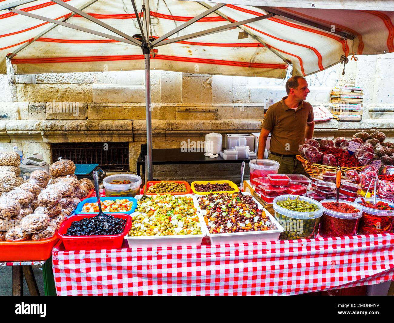 Traditional sicilian food, street food market in Ortigia - Syracuse ...