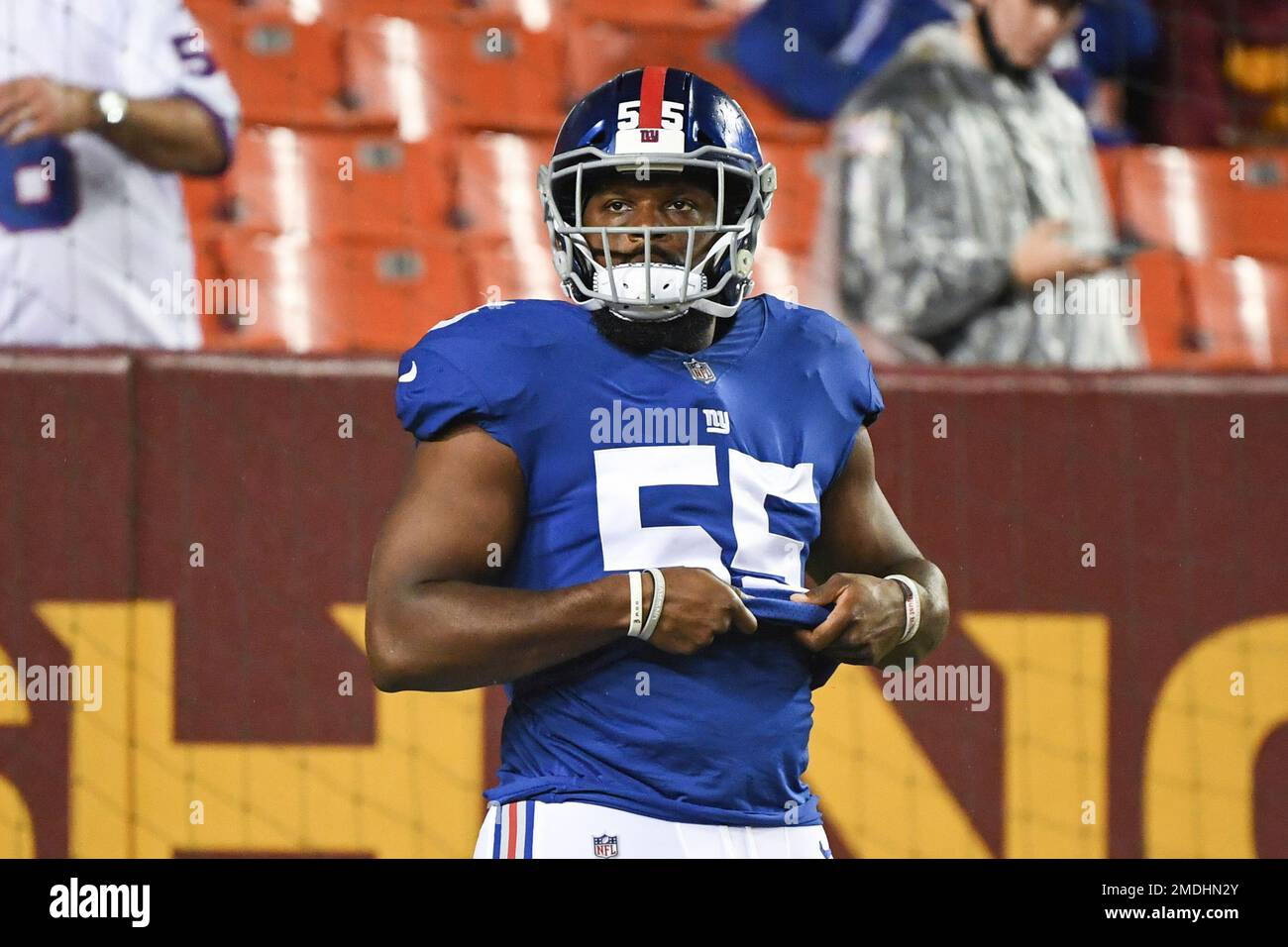 New York Giants inside linebacker Reggie Ragland (55) looks on during ...