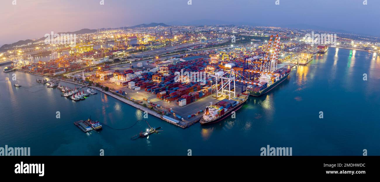 Shipyard Cargo Container Sea Port Freight forwarding service logistics ...