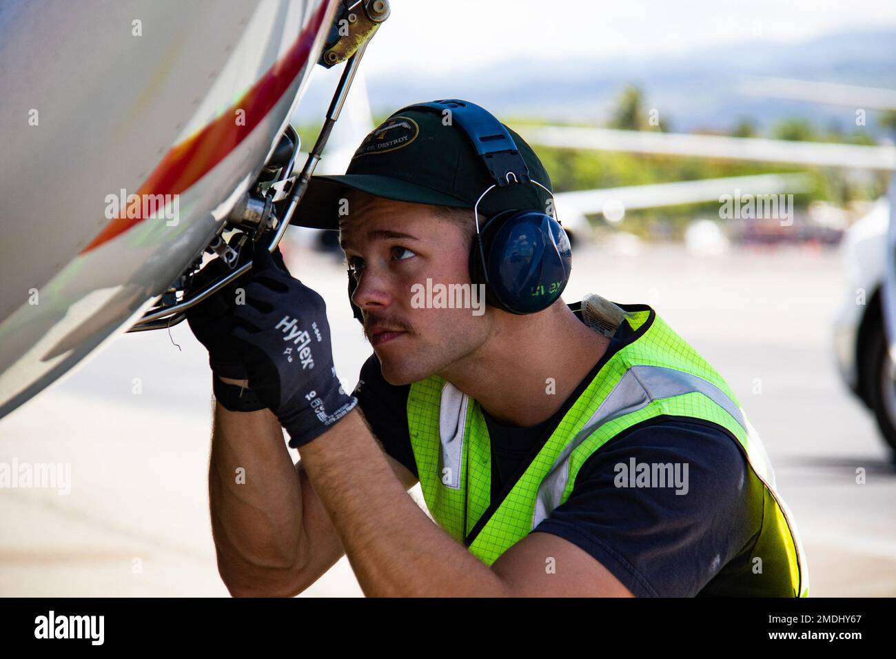 220724-N-WW800-1014 JOINT BASE PEARL HARBOR-HICKAM, Hawaii (July 24 ...