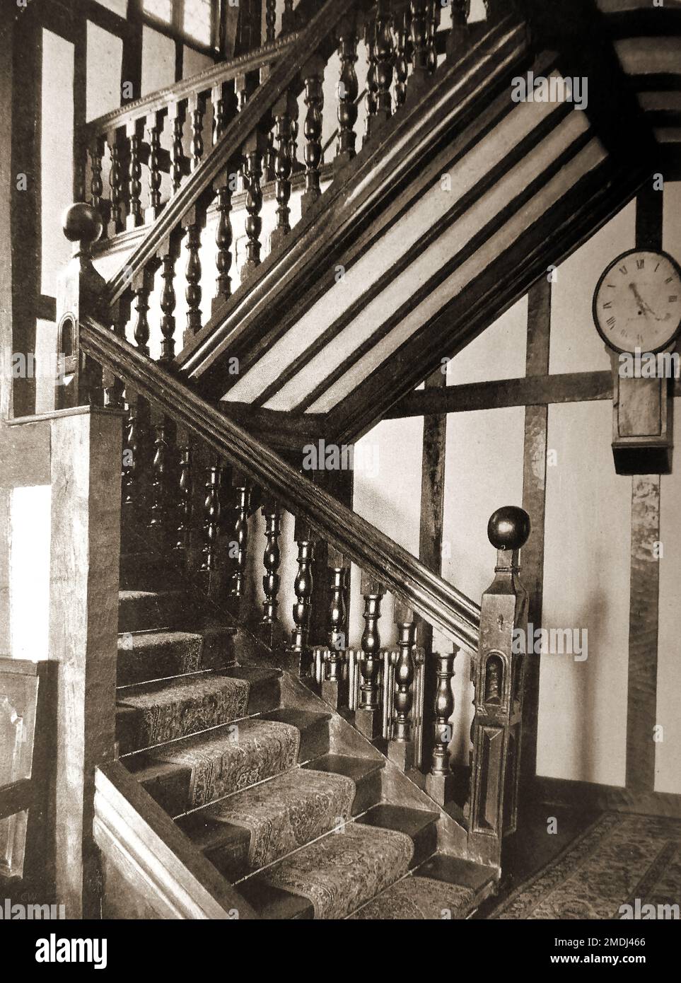 British pubs inns and taverns - A circa 1940 old photograph of the ... British pubs inns and taverns - A circa 1940 old photograph of the ...