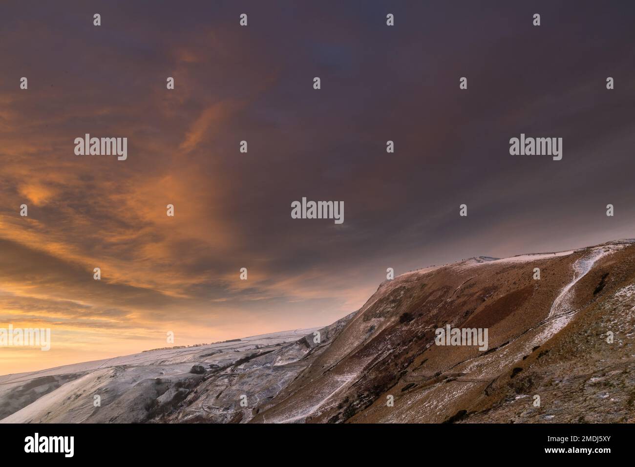Sunrise at Mam Tor, Peak Districts Stock Photo - Alamy