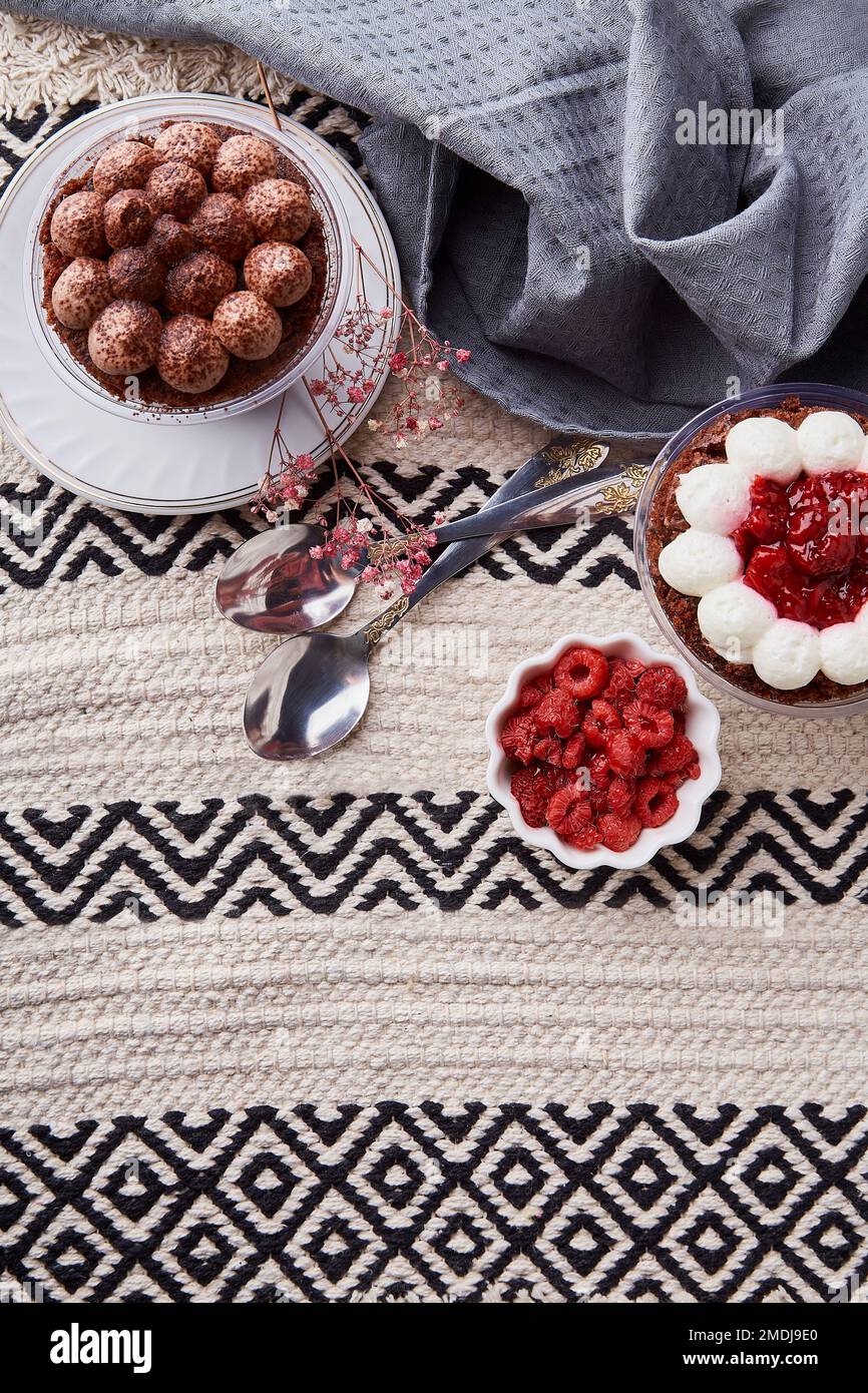 Aesthetic vegan dessets. Trendy no baking, gluten free raspberry ...