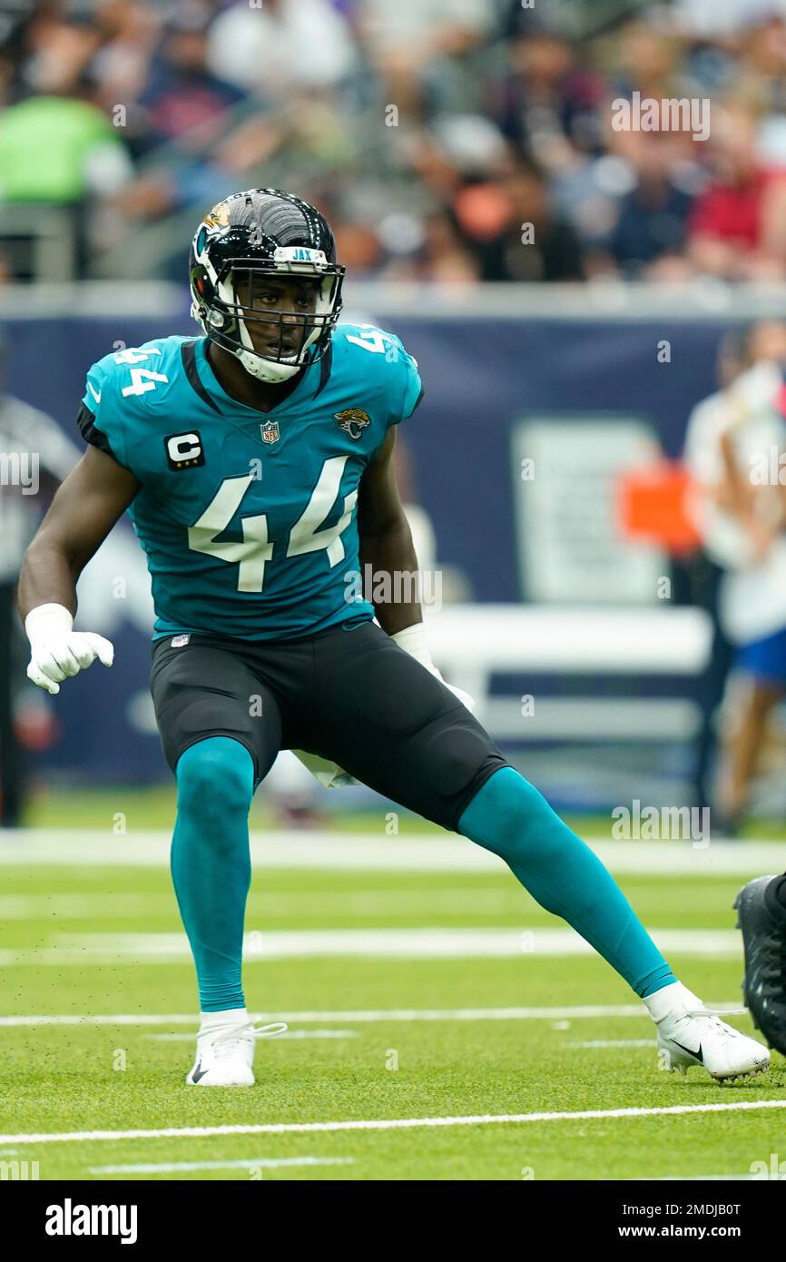 Jacksonville Jaguars linebacker Myles Jack (44) drops in coverage as he ...