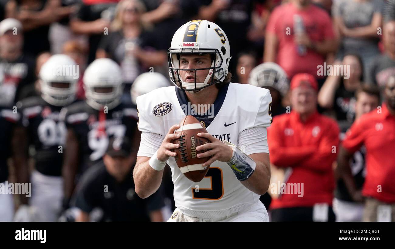 Murray State Racers quarterback Preston Rice (5) drops back for a pass ...