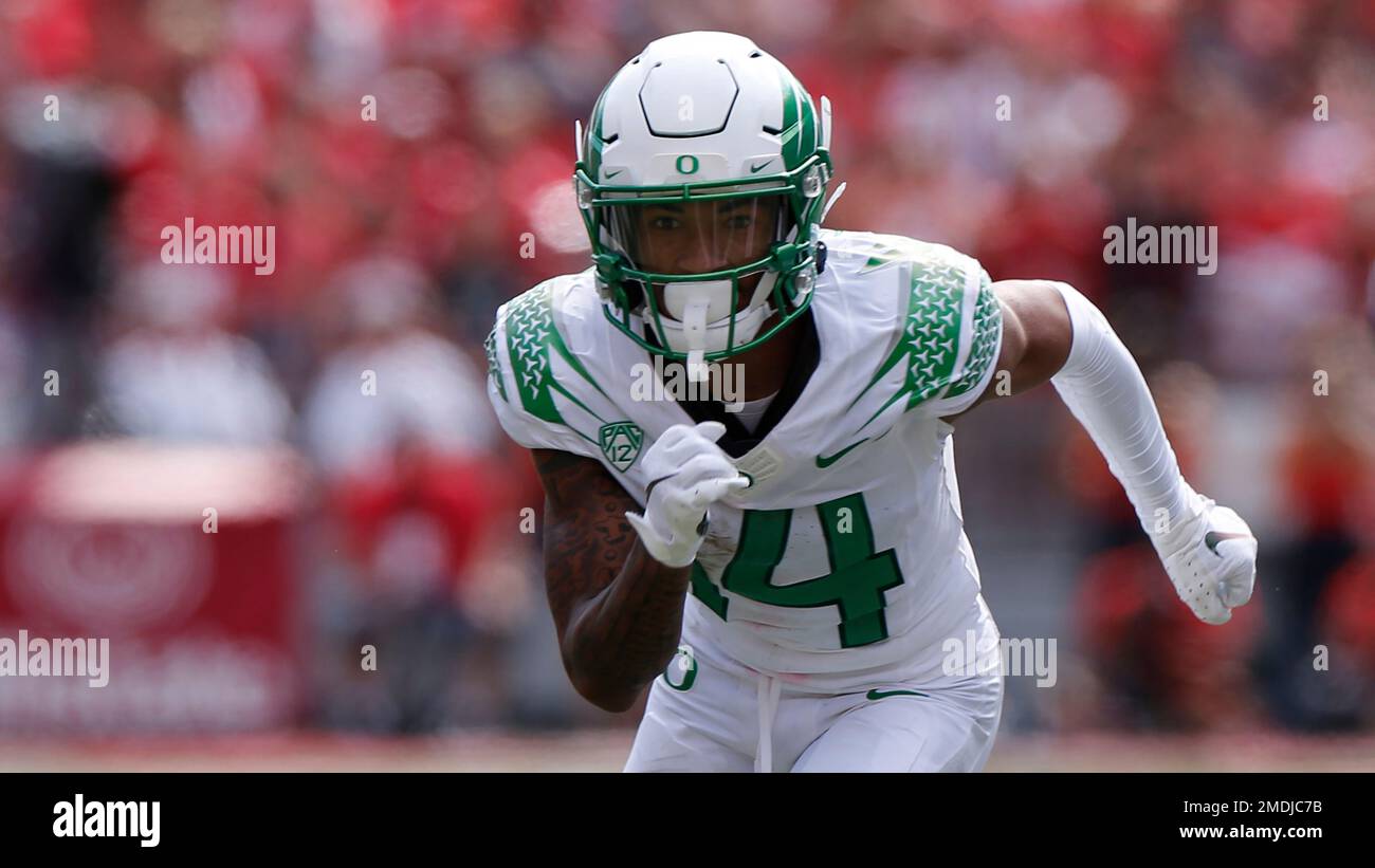 Oregon receiver Kris Hutson plays against Ohio State during an NCAA ...