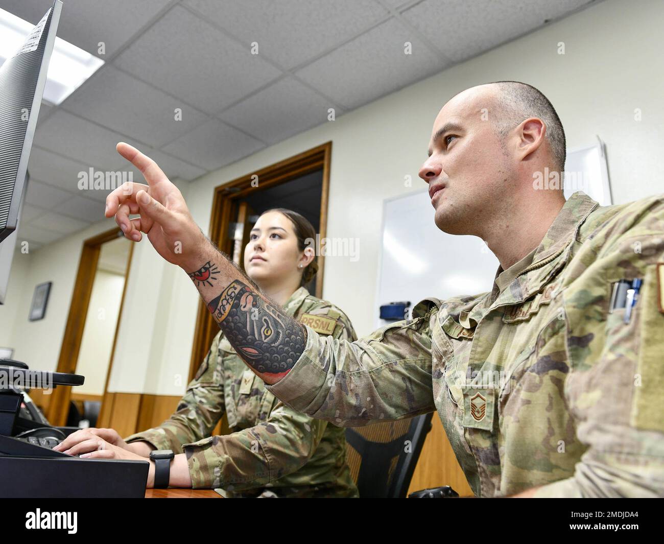 U.S. Air Force Master Sgt. George Kiszlo, 390th Intelligence Squadron ...