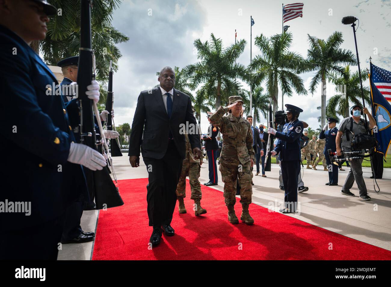 Secretary of Defense Lloyd. J. Austin III and Gen. Laura Richardson ...