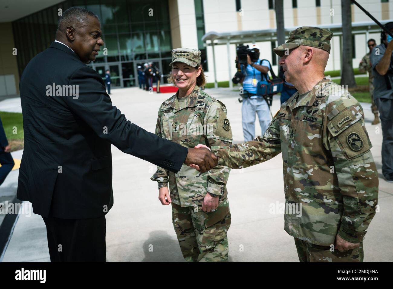 Secretary of Defense Lloyd. J. Austin III greets Gen. Laura Richardson ...