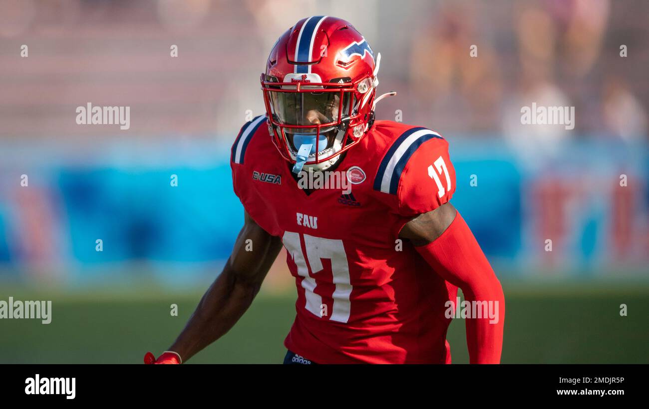 FAU wide receiver D'Marcus Adams (17) during an NCAA football game on ...