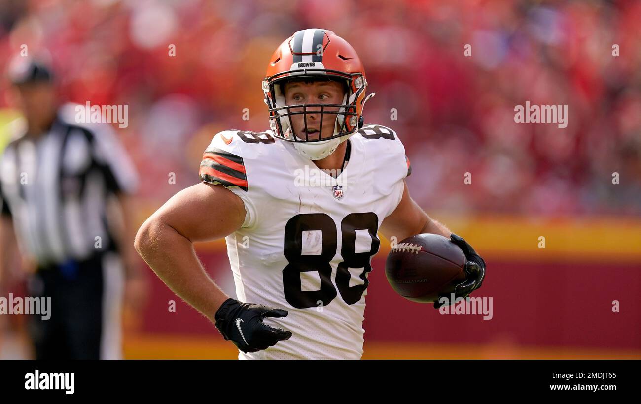 Cleveland Browns tight end Harrison Bryant runs the ball during the ...
