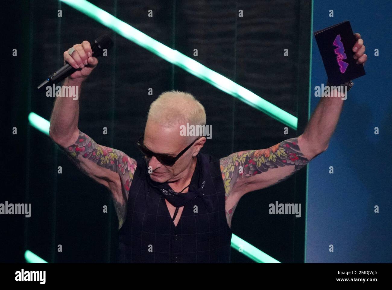 David Lee Roth presents the award for video of the year at the MTV ...