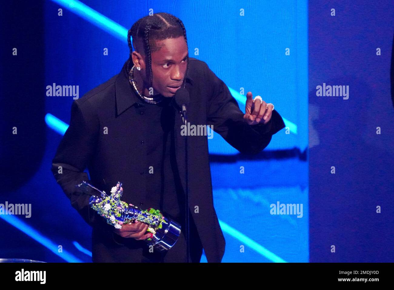 Travis Scott accepts the award for best hip-hop for "Franchise" at the ...