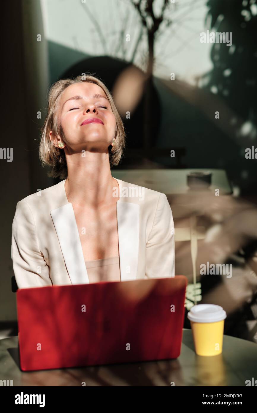 Daylight relaxation hi-res stock photography and images - Alamy