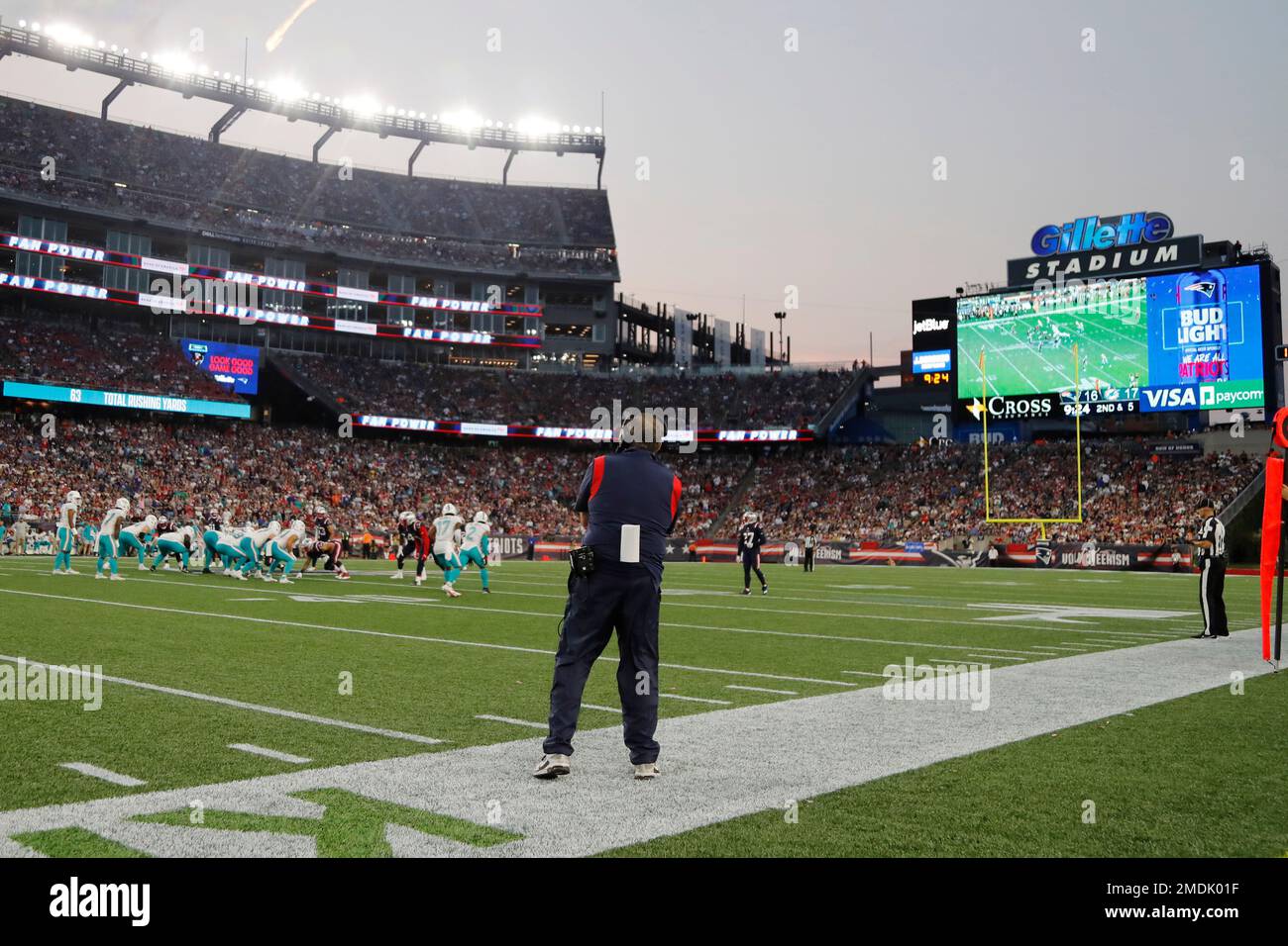 New England Patriots head coach Bill Belichick during the second half ...