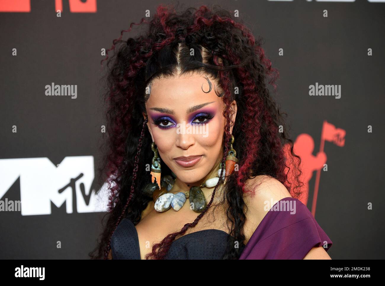 Doja Cat arrives at the MTV Video Music Awards at Barclays Center on ...
