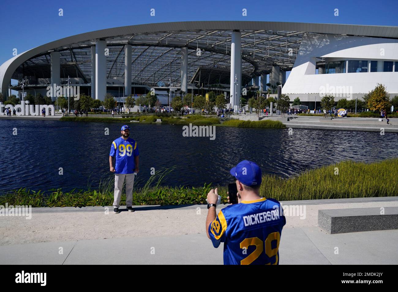 Fans for the Los Angeles Rams and the Chicago Bears tailgate before an ...