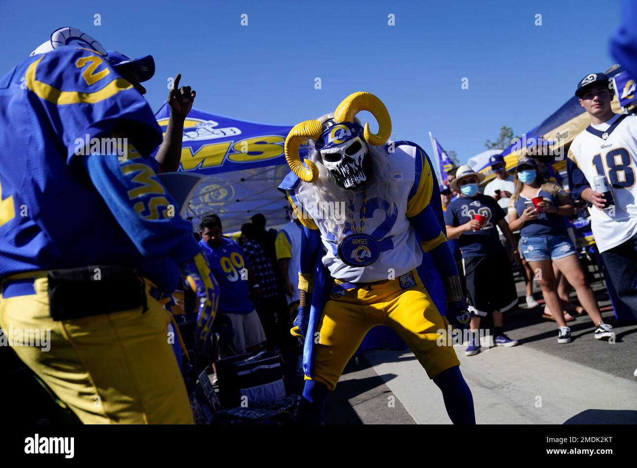 Fans for the Los Angeles Rams and the Chicago Bears tailgate before an ...