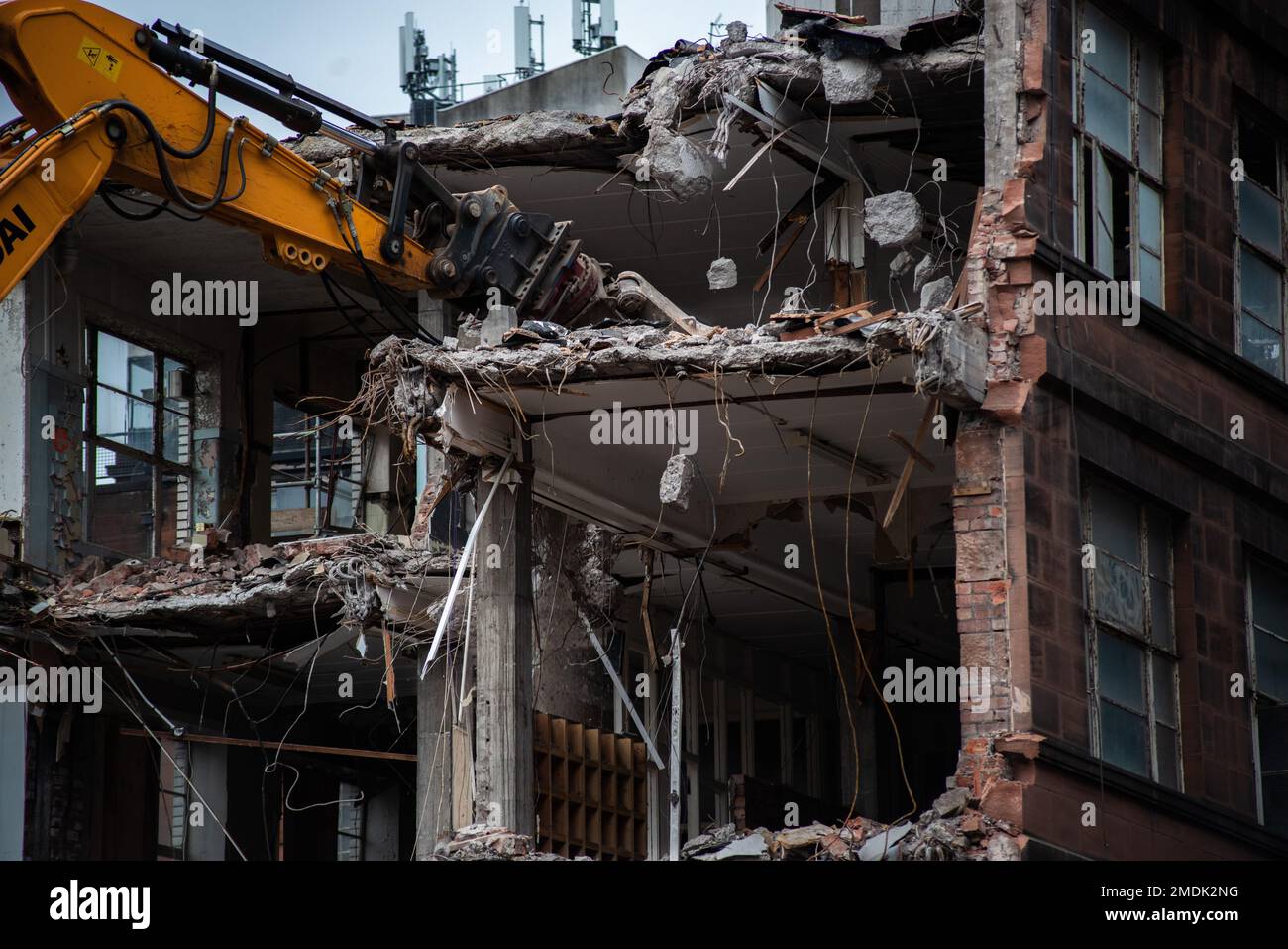 Broken crane hi-res stock photography and images - Alamy