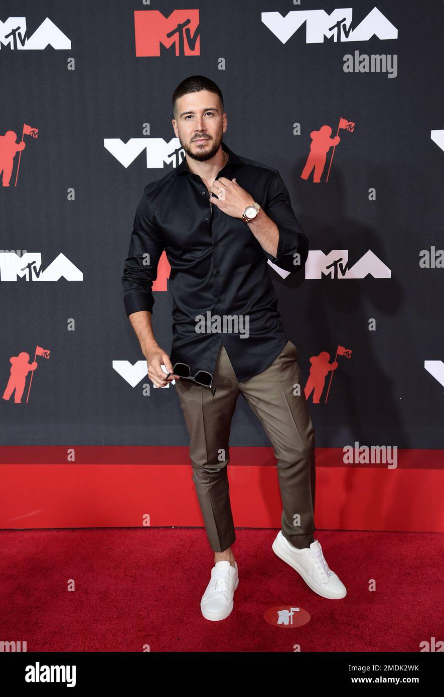 Vinny Guadagnino arrives at the MTV Video Music Awards at Barclays ...