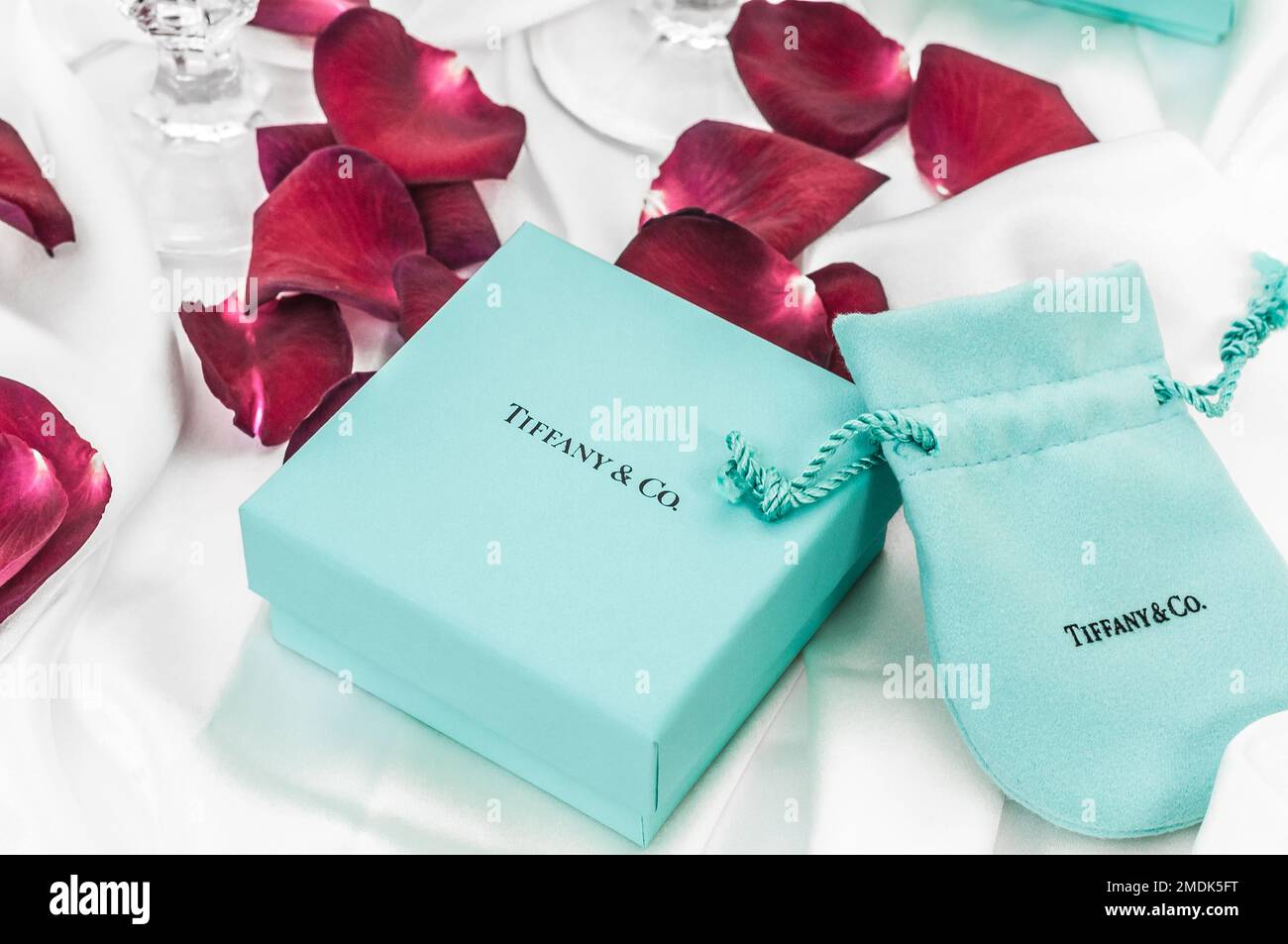 Tiffany bag hi-res stock photography and images - Alamy