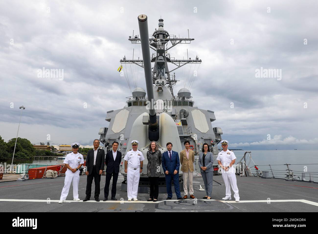 220725-N-HP061-0038 BRUNEI (July 25, 2022) Command Master Chief Alan ...