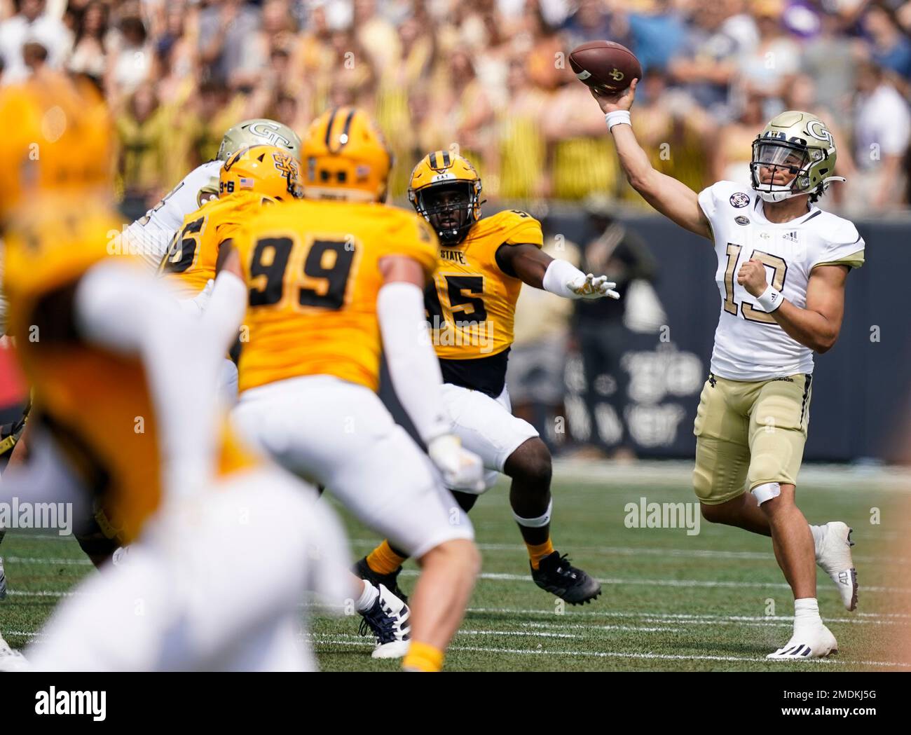Georgia Tech quarterback Jordan Yates (13) passes the ball against ...