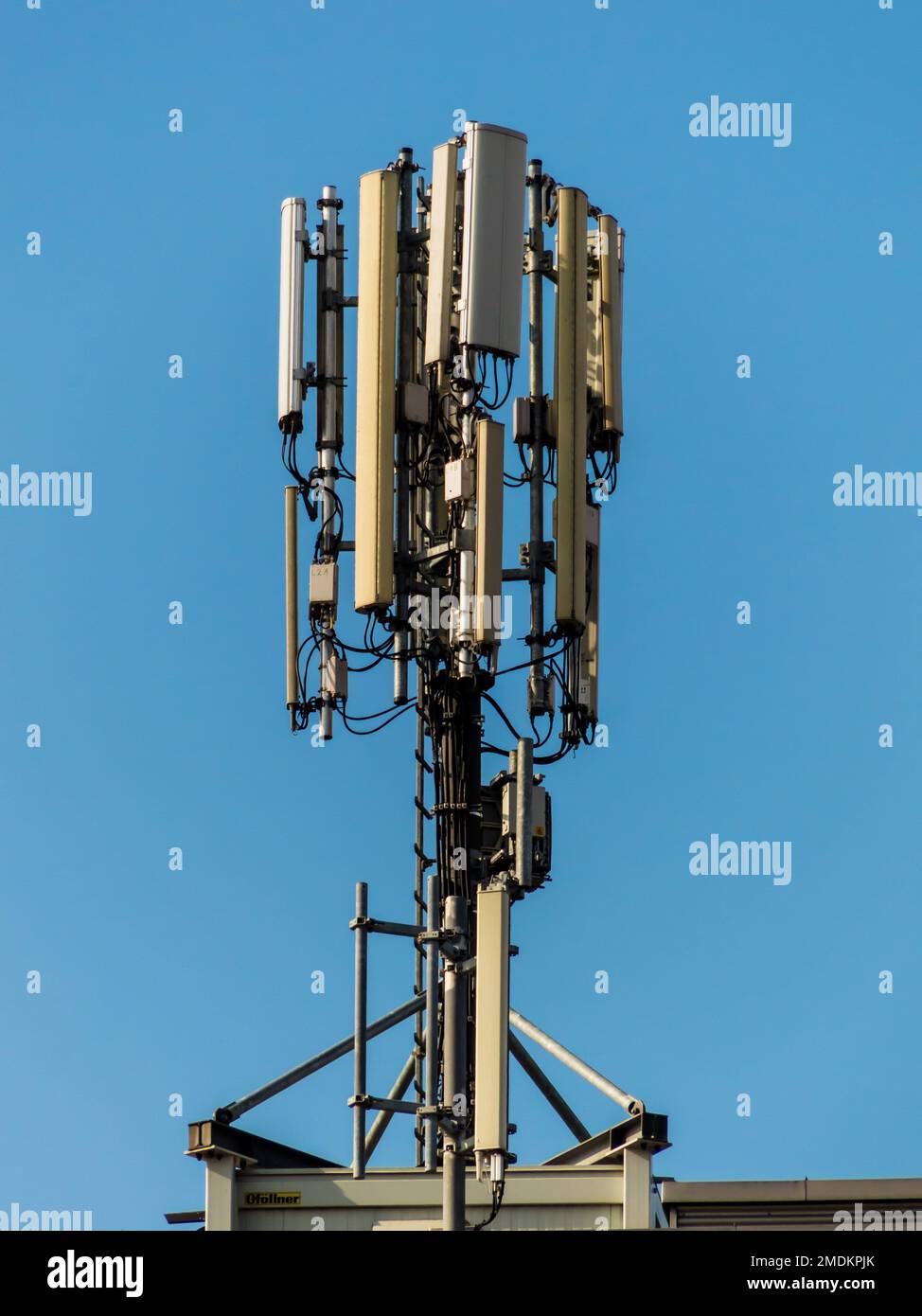 Mobile phone base station hi-res stock photography and images - Alamy