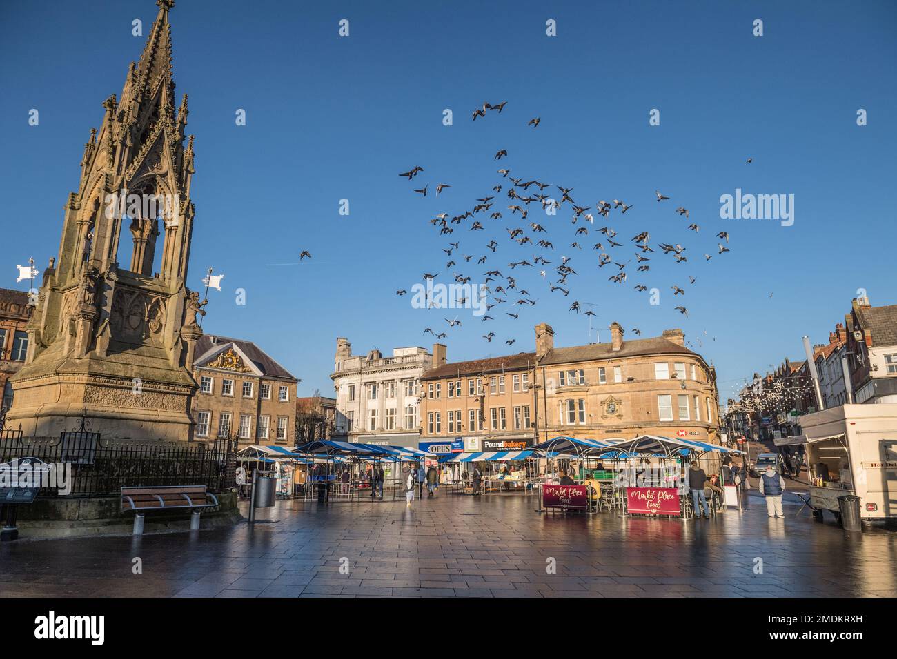 The Bentinck memorial and market stalls in the center of Mansfield ...