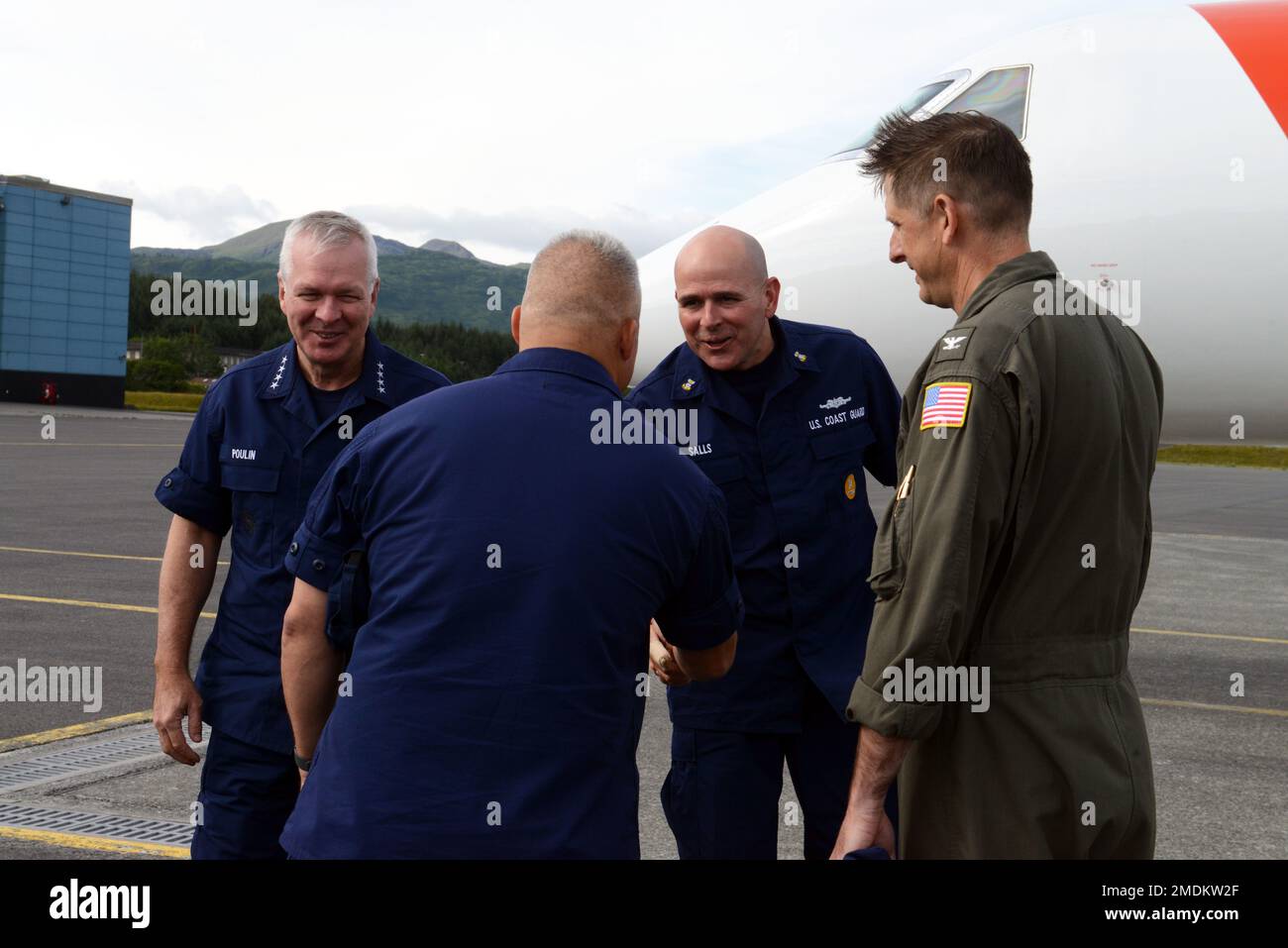 Master chief petty officer charlie f salls hi-res stock photography and ...