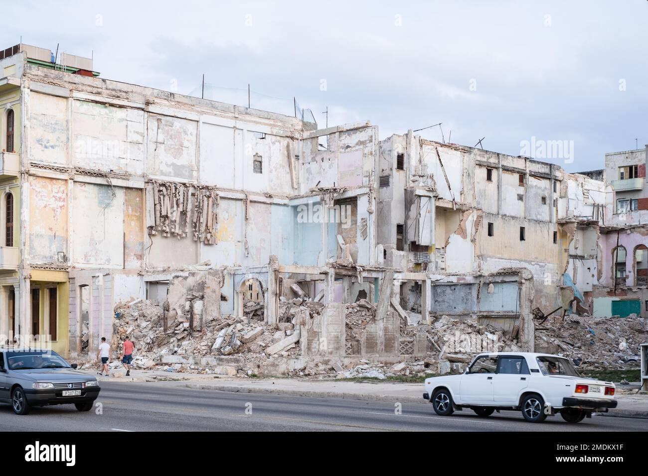 Crumbling buildings on the Malecón, Havana, Cuba Stock Photo - Alamy