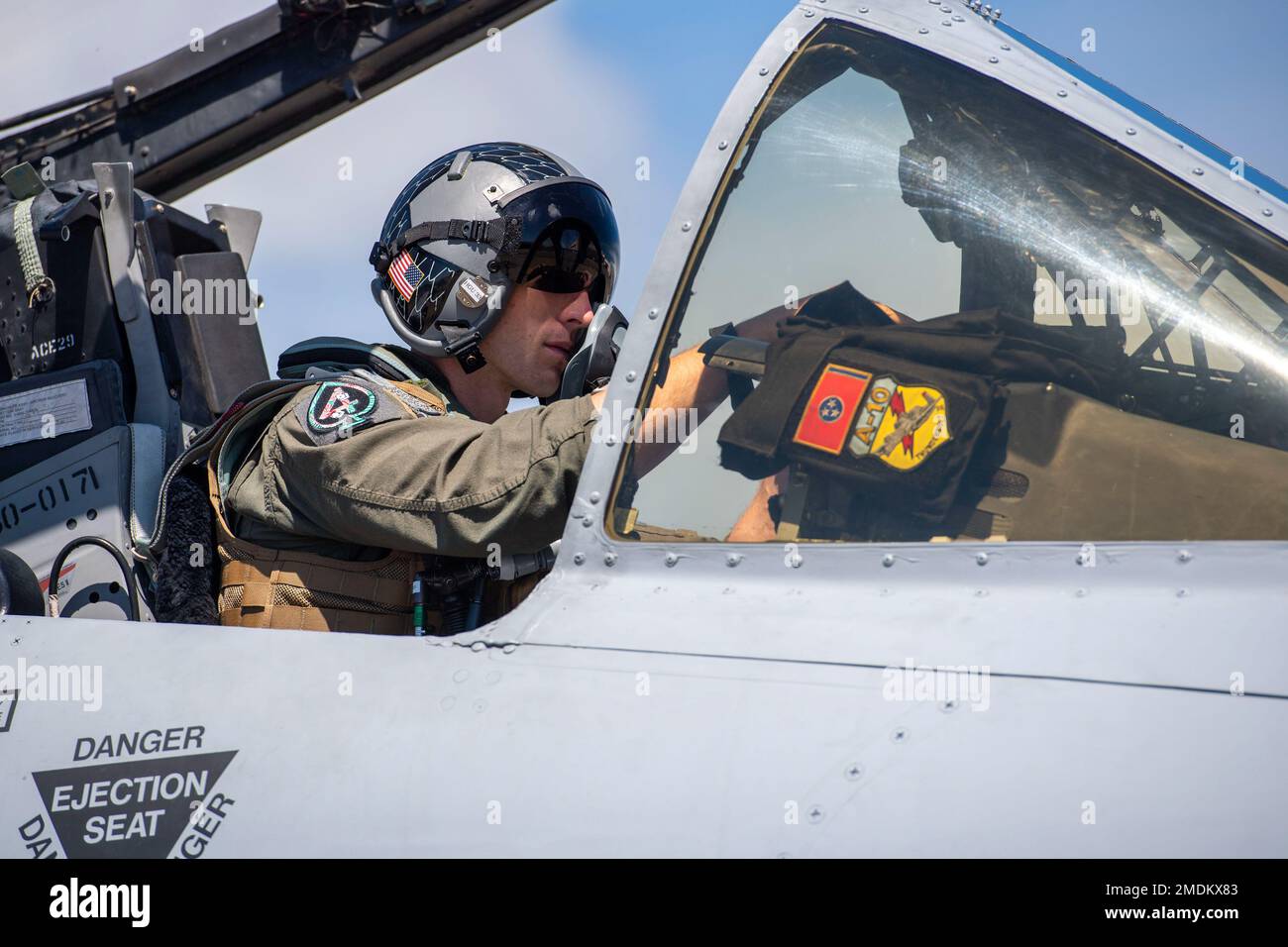 U.S. Air Force Capt. Hunter Hayes, A-10 Thunderbolt II pilot assigned ...
