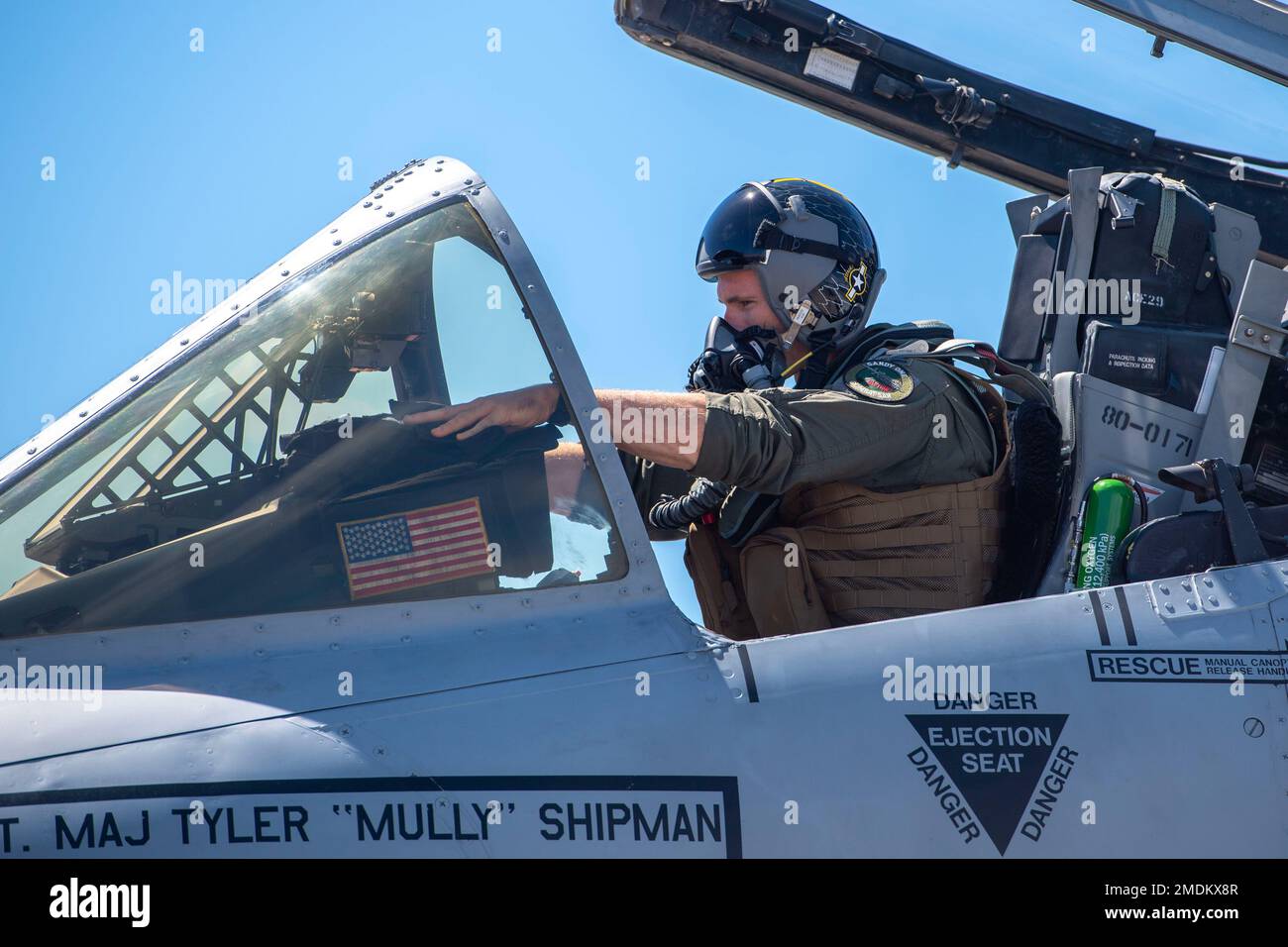 U.S. Air Force Capt. Hunter Hayes, A-10 Thunderbolt II pilot assigned ...