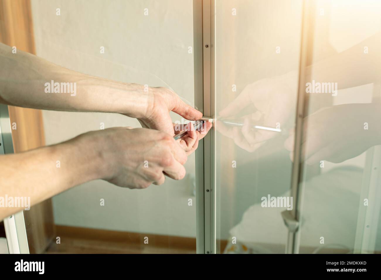 Man building using tools hi-res stock photography and images - Alamy