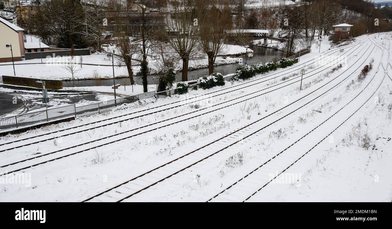 23 January 2023, Rhineland-Palatinate, Gerolstein: Snow lies on the ...