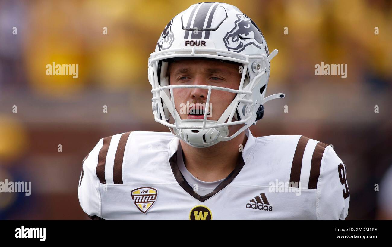 Western Michigan's Bryce Bouwens plays during an NCAA football game on ...