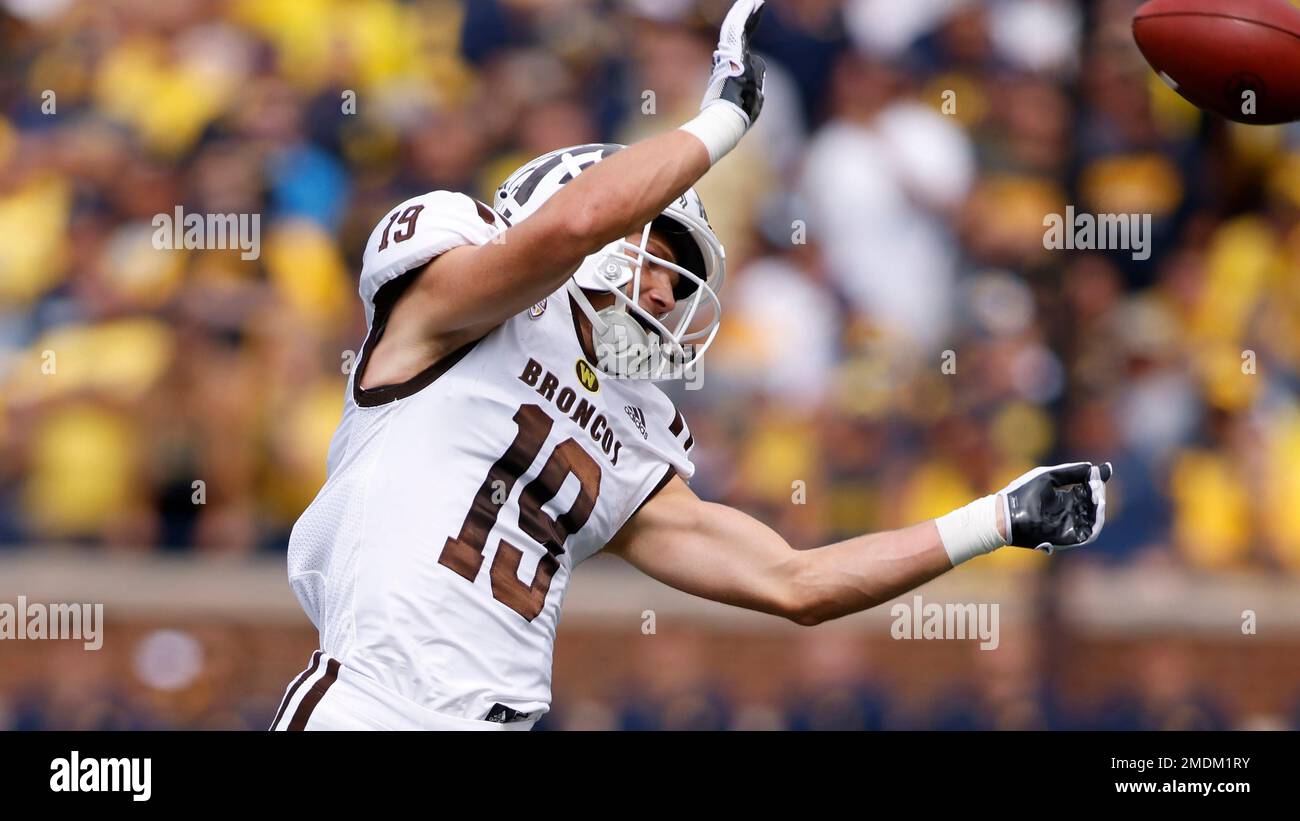 Western Michigan's Bryce Nunnelly plays during an NCAA football game on ...