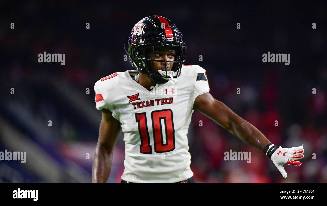 Texas Tech wide receiver Kaylon Geiger (10) lines up against Houston ...